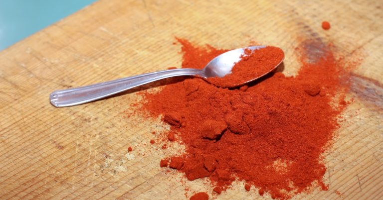 Piper Cayenne: Beneficii, Contraindicații și Utilizări