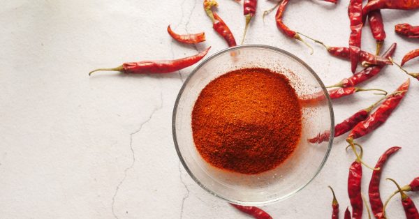 Piper Cayenne: Beneficii, Contraindicații și Utilizări